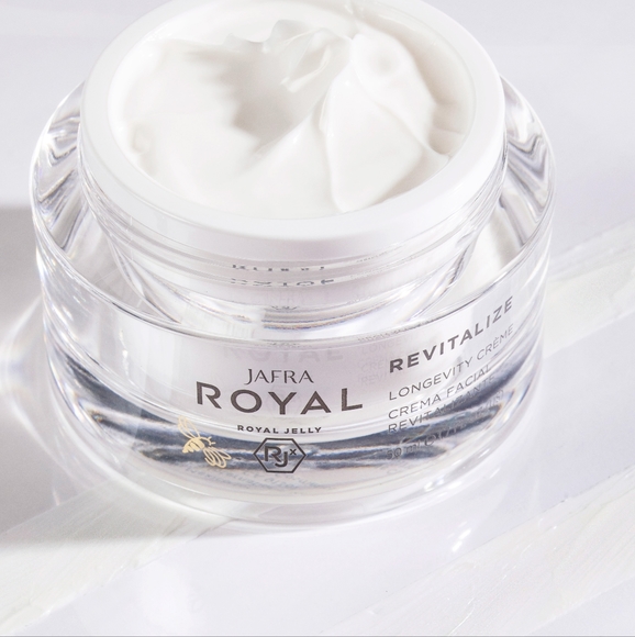 JAFRA | Skincare | Jafra Royal Revitalize Longevity Creme 7 Oz Nwt ...